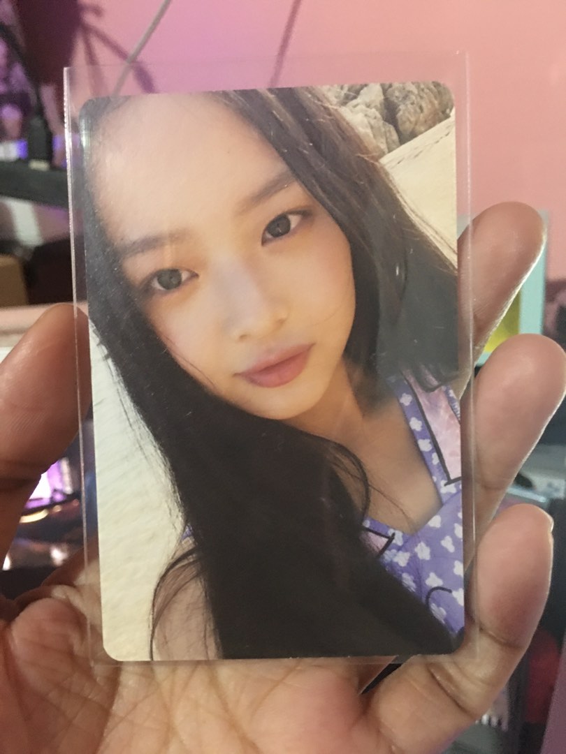 Hanni NewJeans Weverse Album PC, Hobbies & Toys, Memorabilia ...
