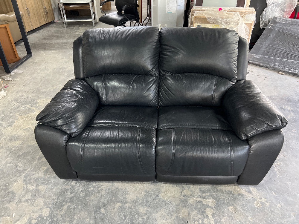 Leather 2-Seater Recliner Sofa Black Colour / Sofa Berbaring 2 Tempat ...