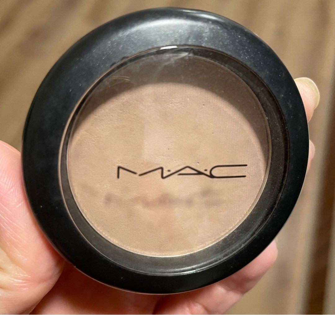 MAC strada, Beauty & Personal Care, Face, Makeup on Carousell