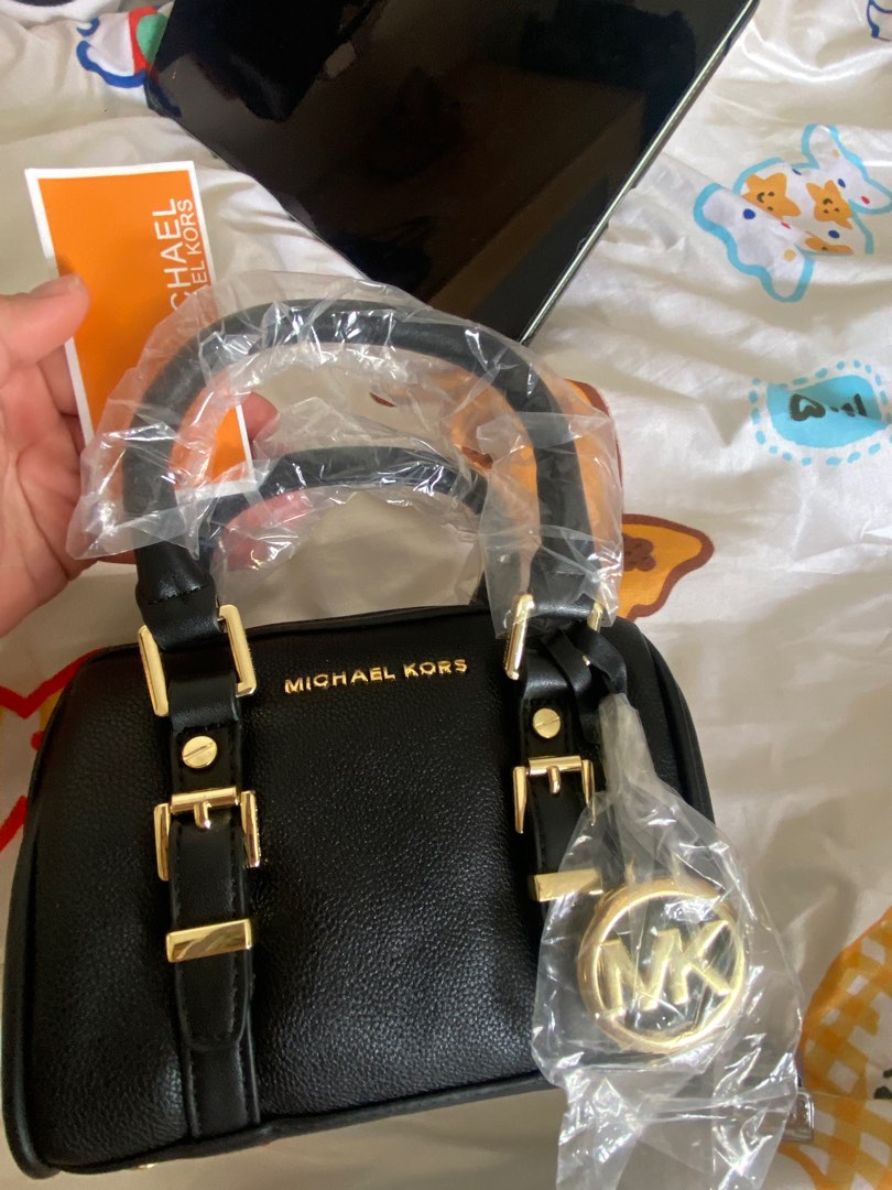 Michael Kors, Women's Fashion, Bags & Wallets, Cross-body Bags on Carousell