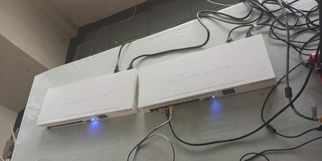 MikroTik CCR1009-7G-1C-1S+ 9 core enterprise router w/ 7 times gigabit ...