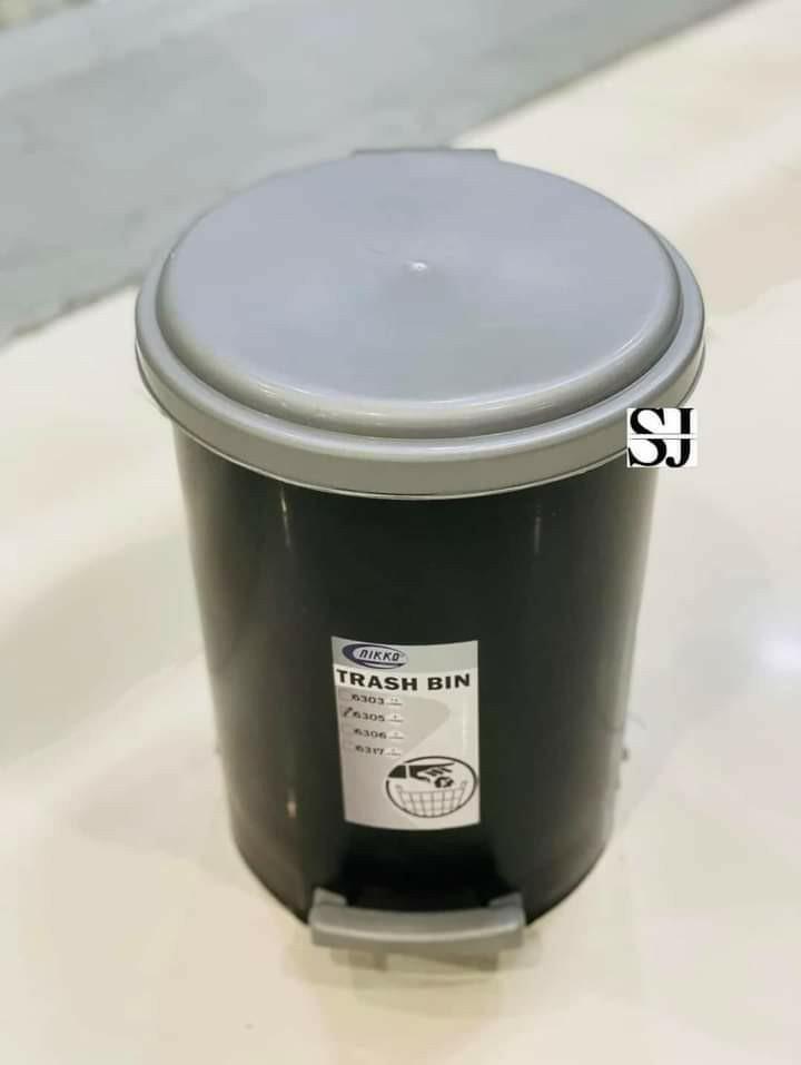 Nikko pedal trash bin, Furniture & Home Living, Cleaning & Homecare ...