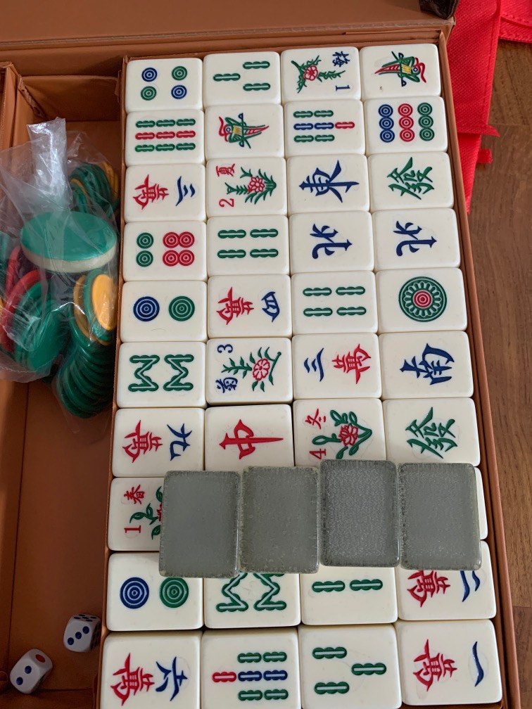 Old and Used Mahjong Set, Hobbies & Toys, Toys & Games on Carousell