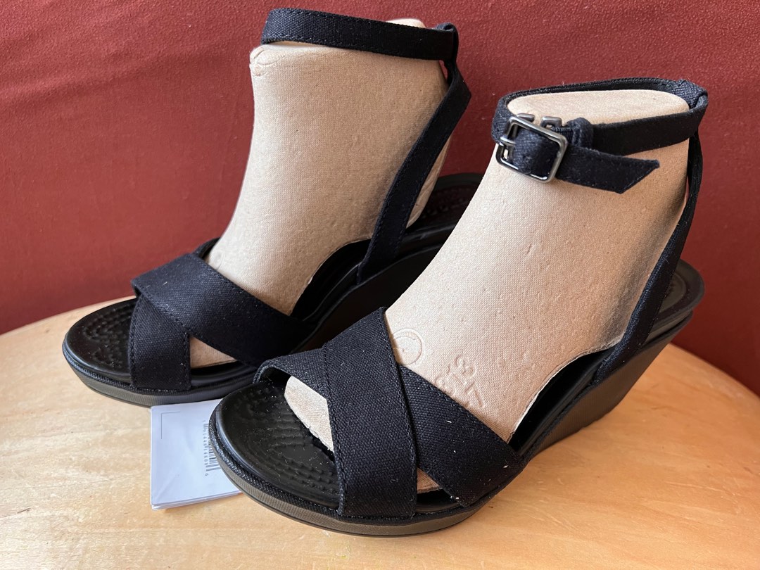 Original crocs wedge, Women's Fashion, Footwear, Wedges on Carousell