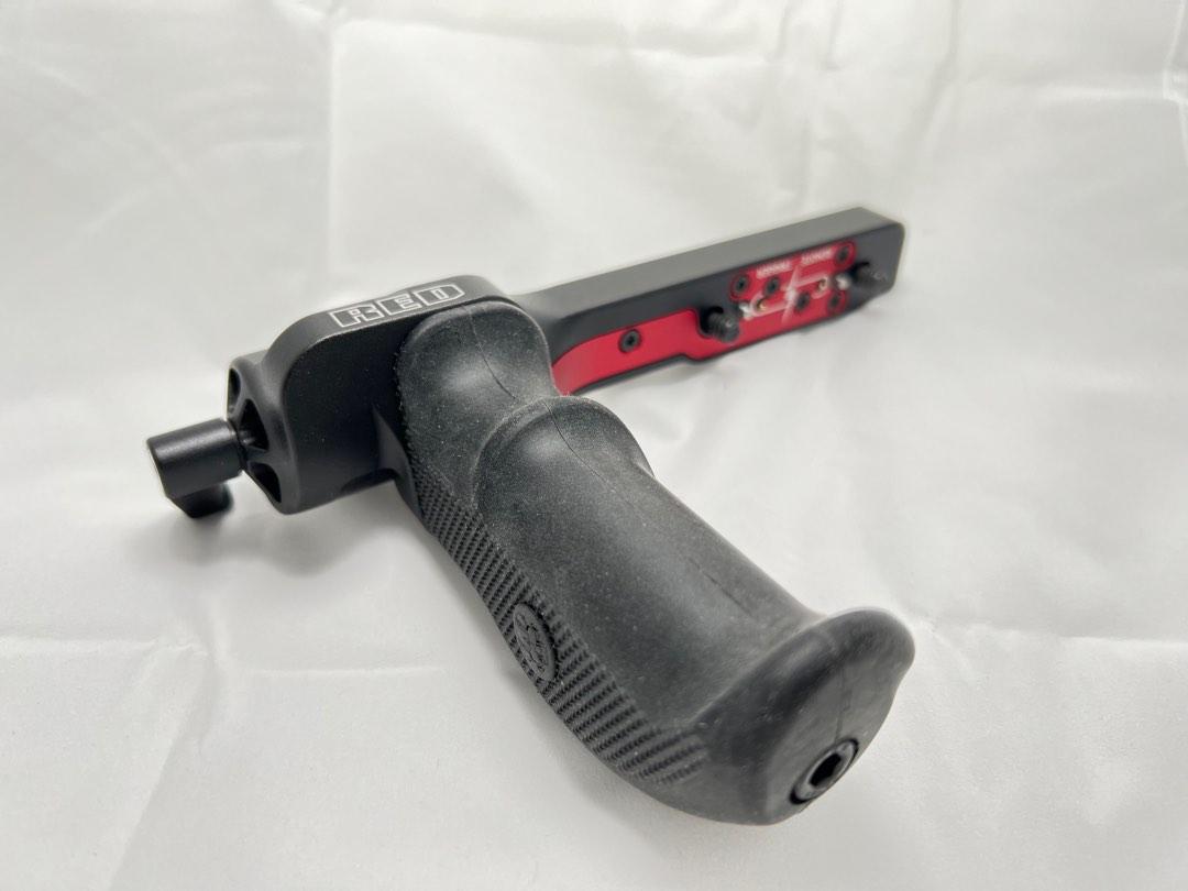 Red Komodo Outrigger Handle (UP US$475, Photography, Cameras on Carousell