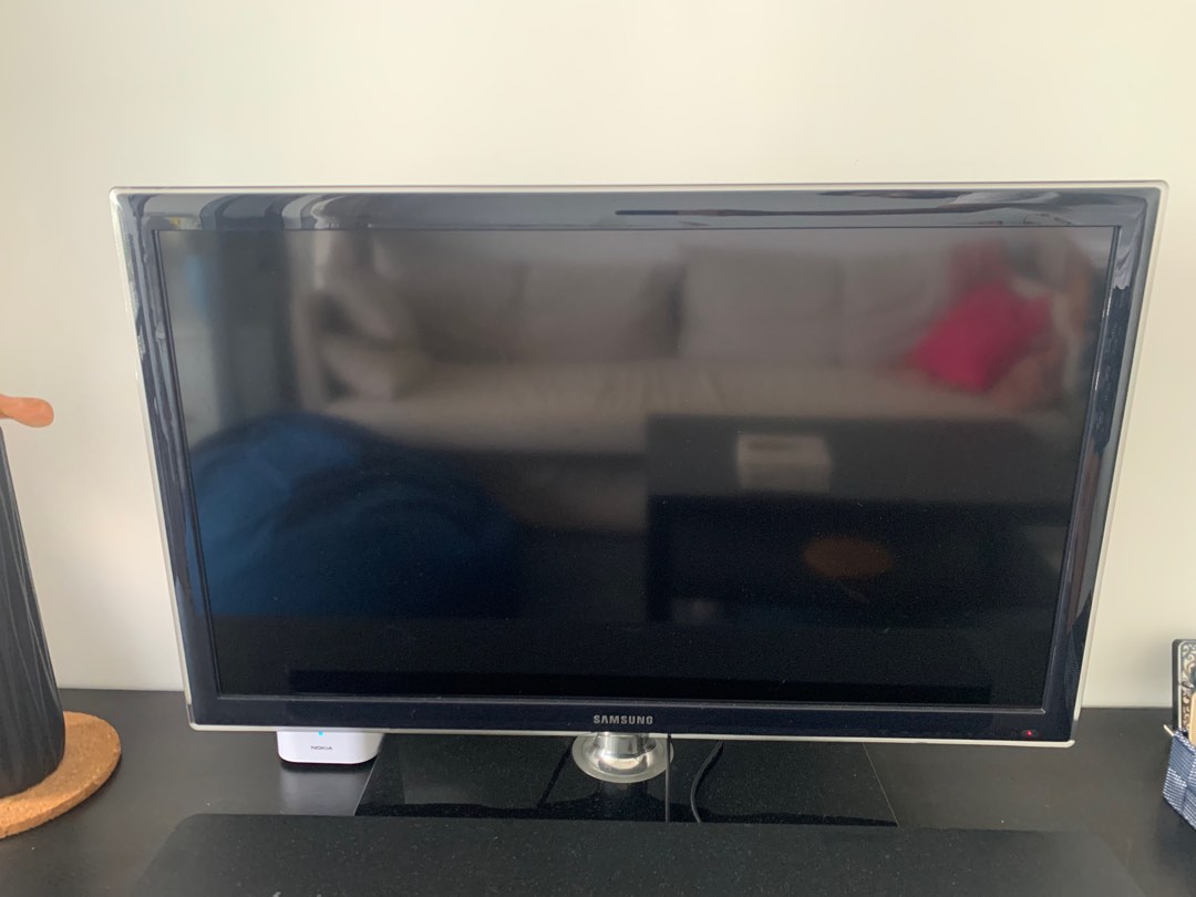 Samsung 32 Inch Ultra Slim LED TV, TV & Home Appliances, TV ...