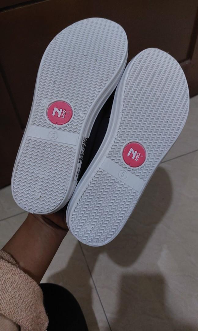 Sepatu slip on north star, Fesyen Wanita, Sepatu di Carousell