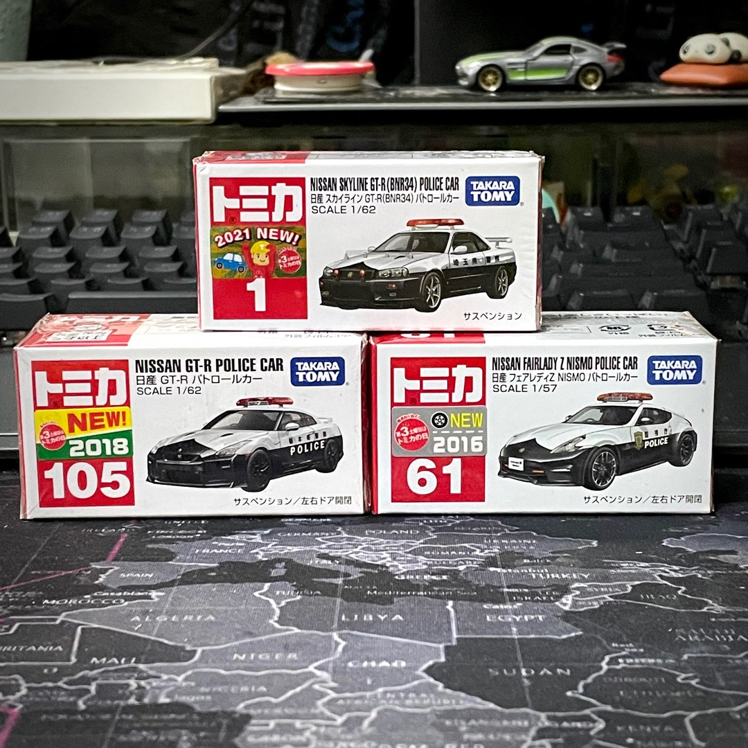 Tomica no.1 no.61 no.105 Nissan Skyline GT-R(BNR34), Nissan GT-R (R35 ...