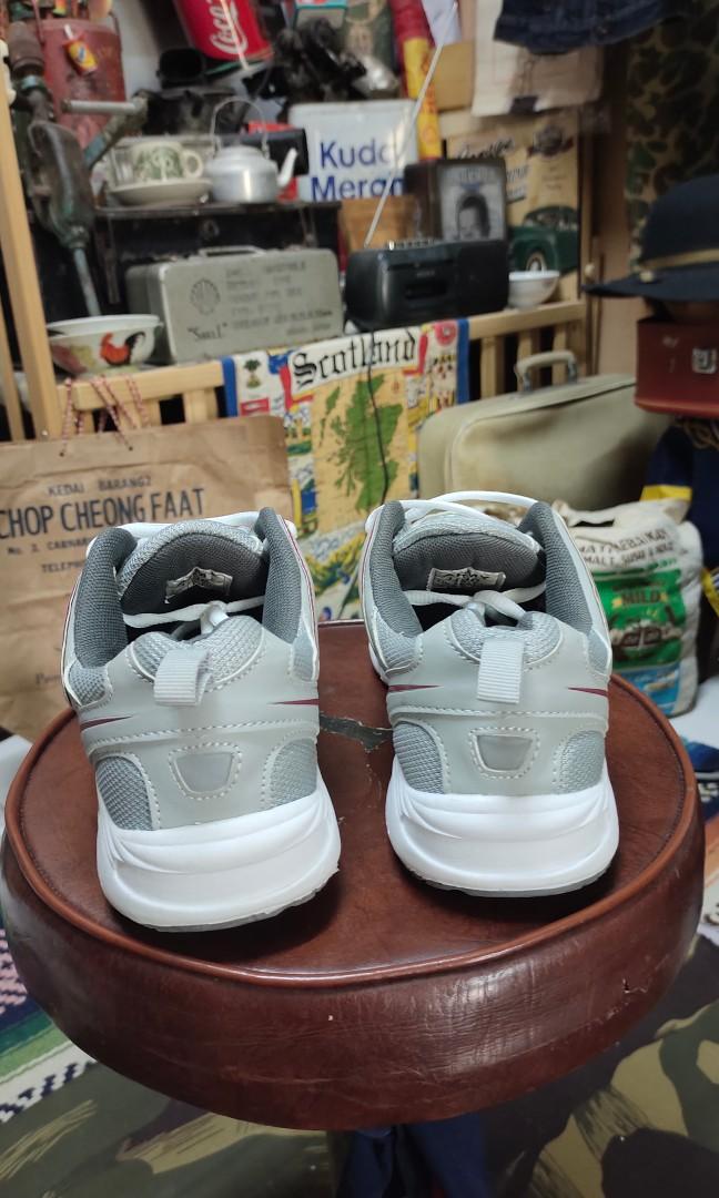 Vintage kasut sukan Army, Men's Fashion, Footwear, Sneakers on Carousell