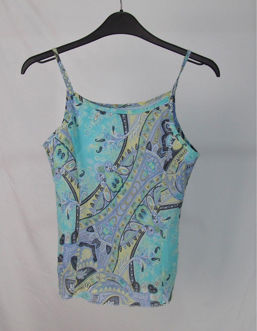 Y2k top, Women's Fashion, Tops, Sleeveless on Carousell