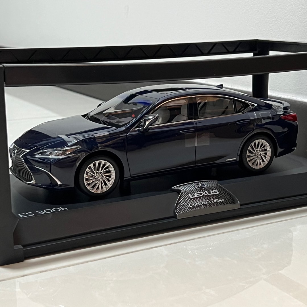 1:18 Lexus ES300H (Blue), Hobbies & Toys, Toys & Games on Carousell