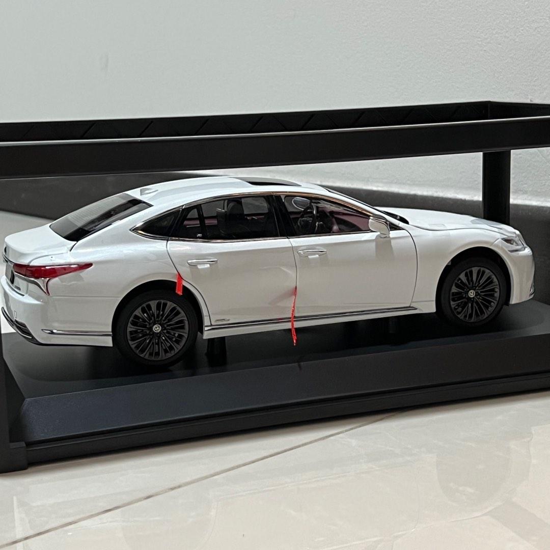 1:18 Lexus LS500h (White), Hobbies & Toys, Toys & Games on Carousell