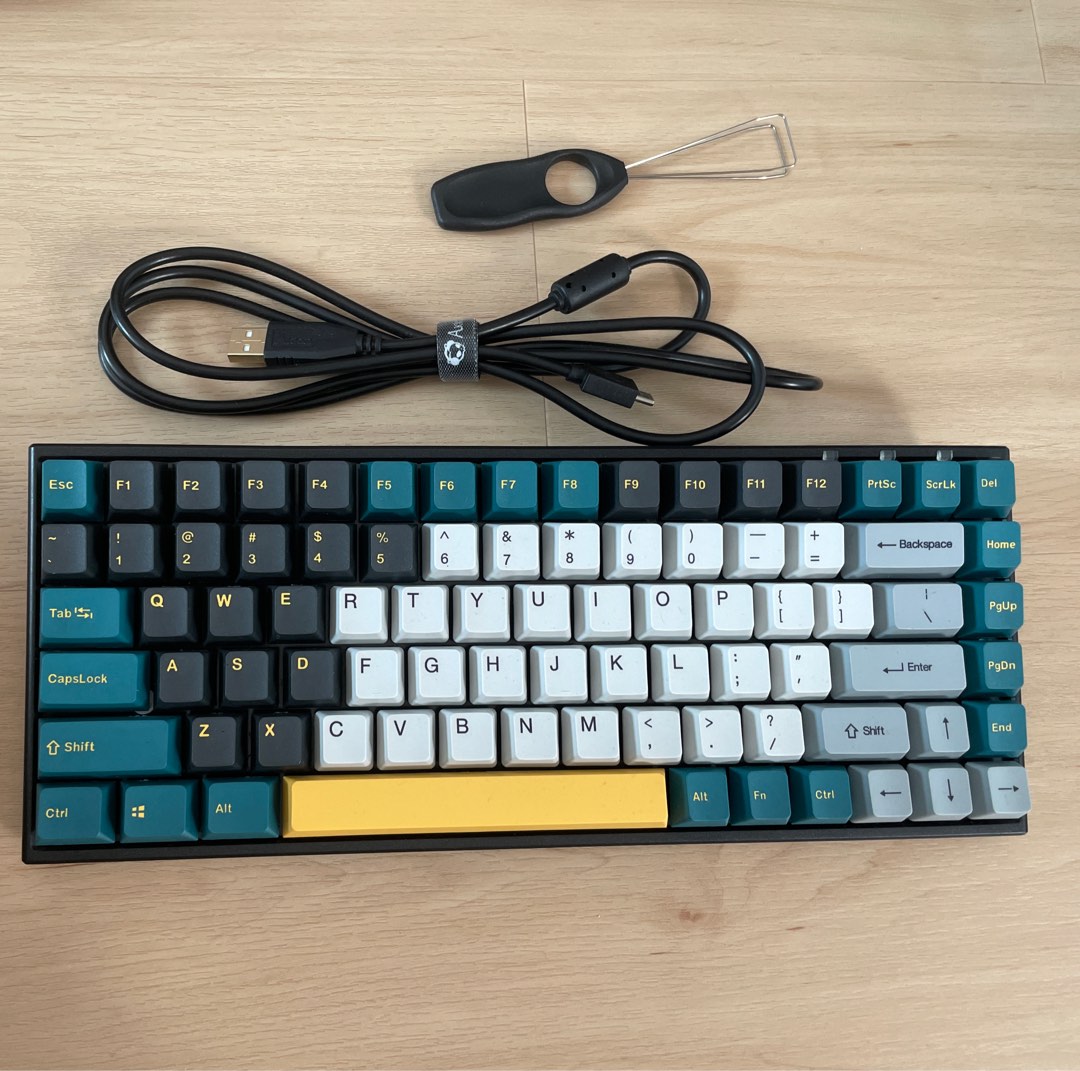 Akko Mechanical Keyboard 3068 Bluetooth | Brown Switches | No Backlight ...