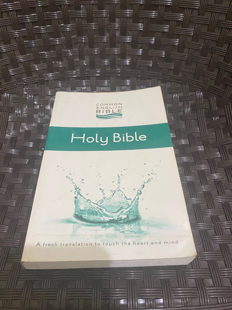 COMMON ENGLISH BIBLE, Hobbies & Toys, Books & Magazines, Religion Books ...