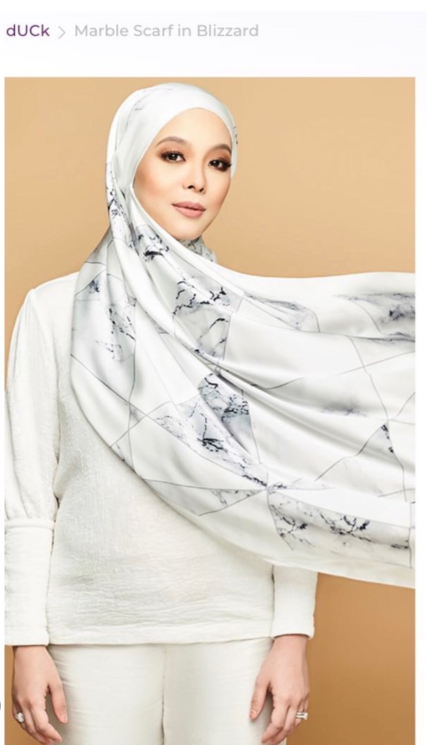 dUCk Marble Shawl in Blizzard, Women's Fashion, Muslimah Fashion ...