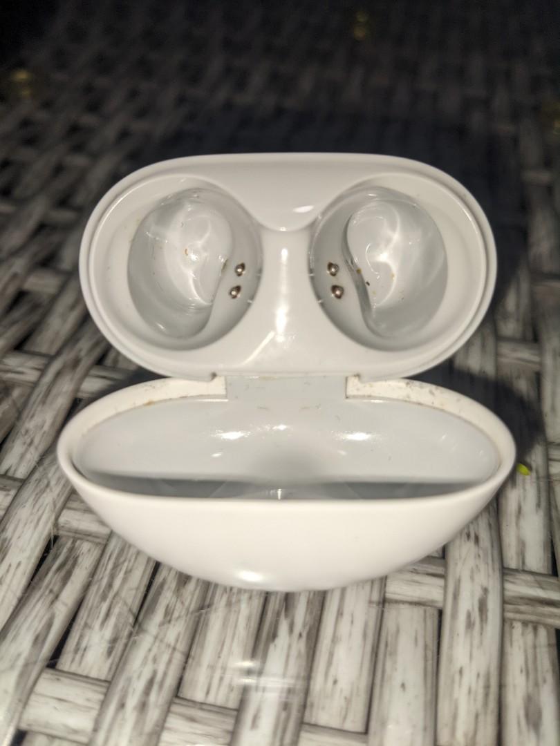 Google pixel earbuds A-series case, Audio, Earphones on Carousell