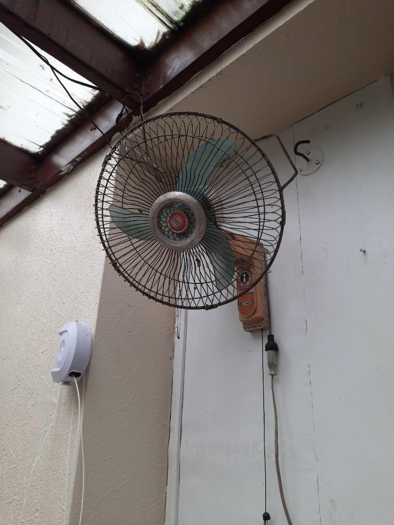 Hitachi vintage wall fan original Japan, Furniture & Home Living ...