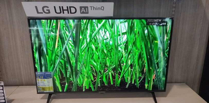LG UHD SMART TV, TV & Home Appliances, TV & Entertainment, TV on Carousell