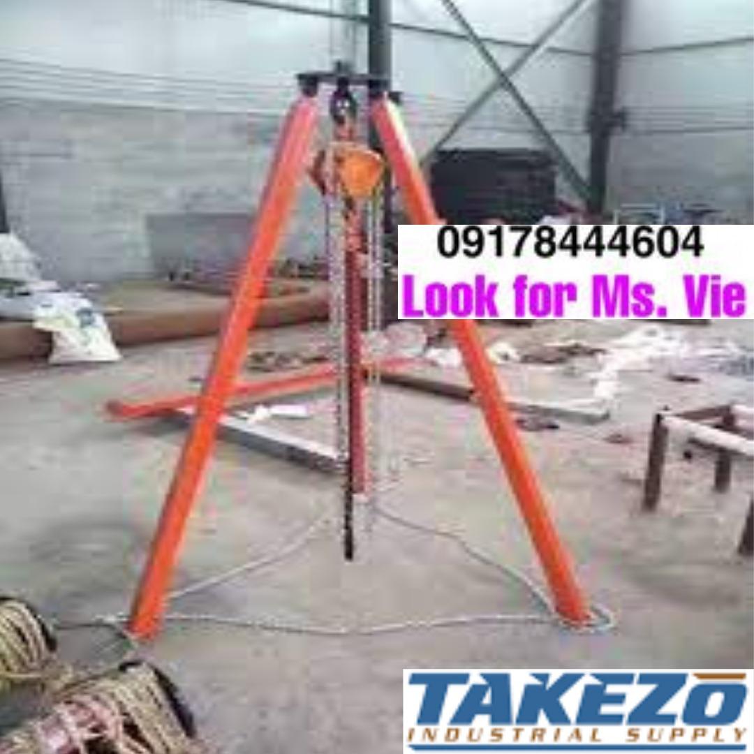 LIFTING TRIPOD WITH CHAIN BLOCK, Commercial & Industrial, Industrial ...
