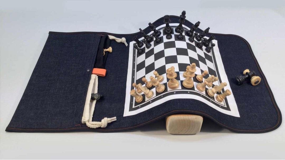 Magnetic Roll-Up chess Mat – San Francisco, 興趣及遊戲, 玩具 & 遊戲類 - Carousell