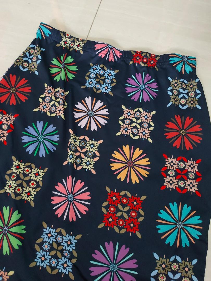 Neo print pencil skirt, Women's Fashion, Bottoms, Skirts on Carousell