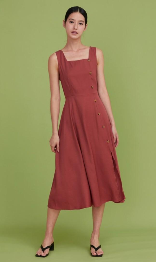 Purpur midi dress in brick red, Women's Fashion, Dresses & Sets ...