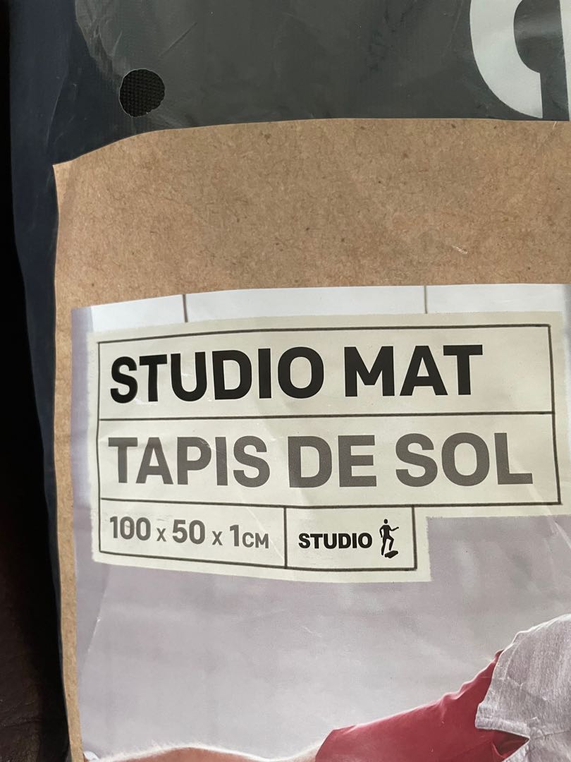 Reebok Studio mat, Everything Else on Carousell