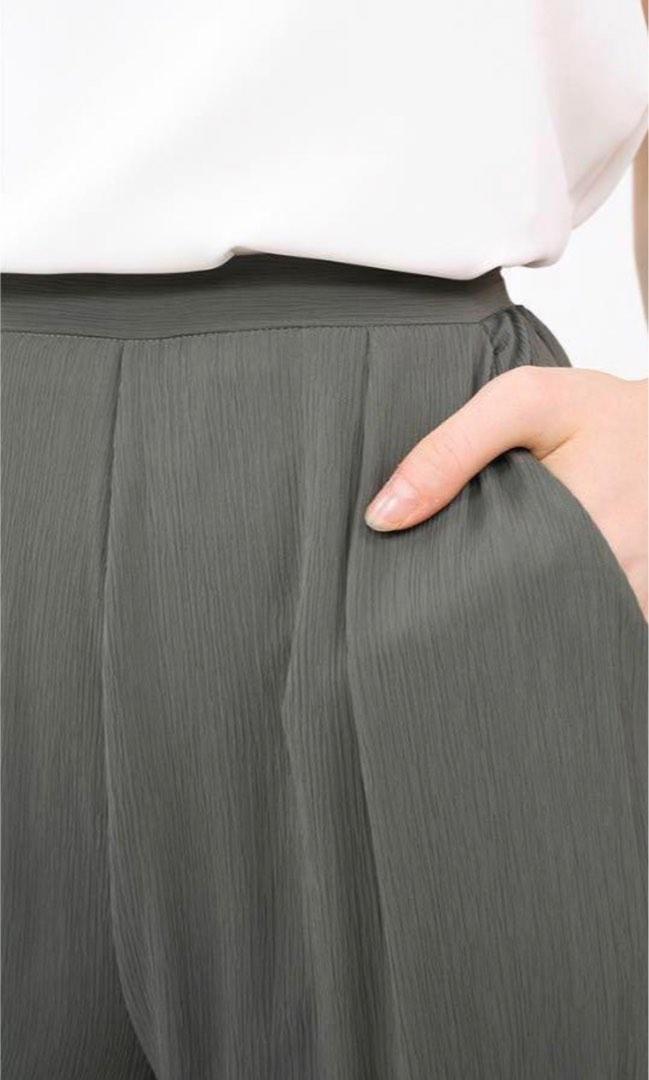 RWB/FTO Myreen Culottes (Cypress), Women's Fashion, Bottoms, Other ...