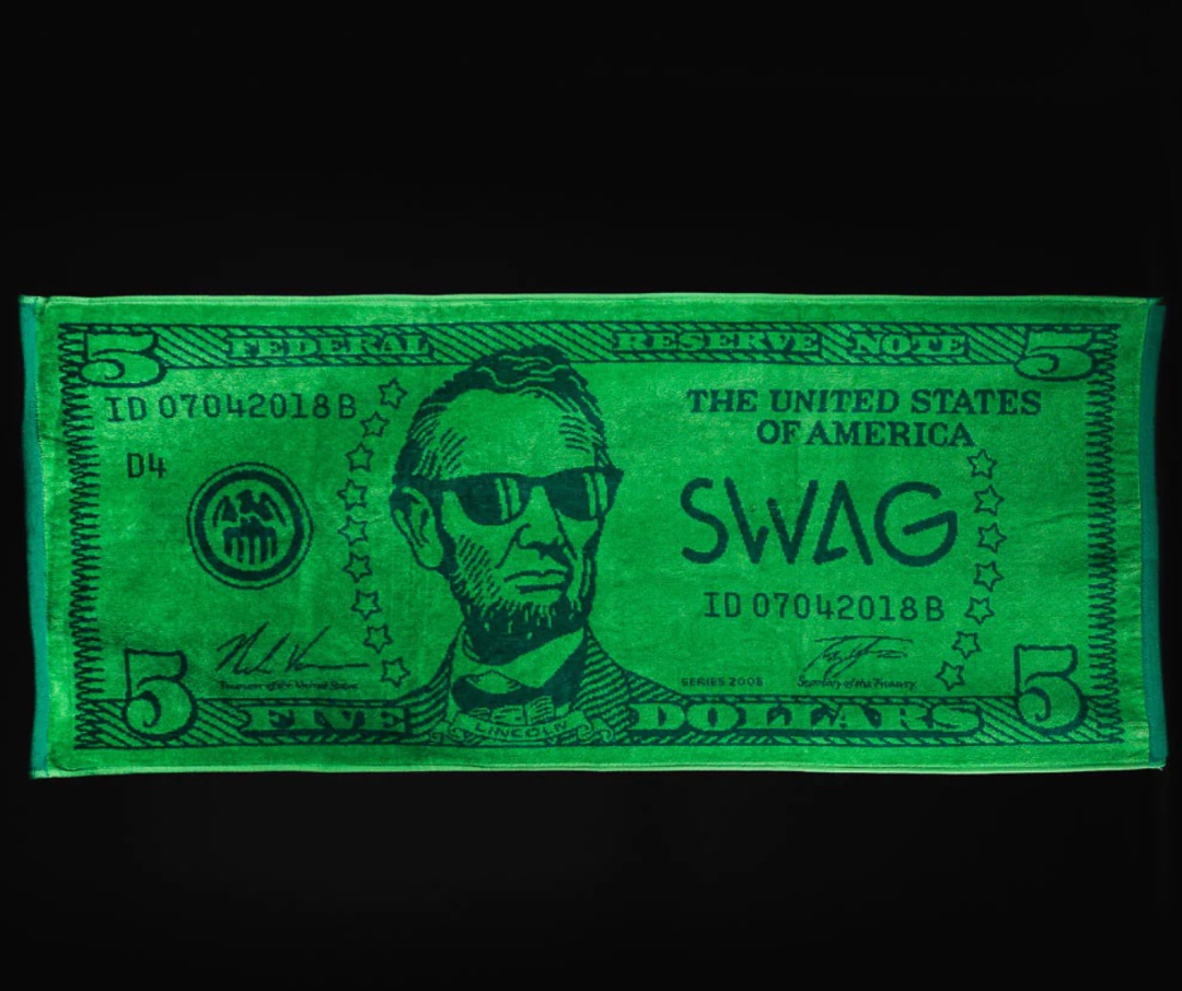 Swag Golf Lincoln Towel, Sports Equipment, Sports & Games, Golf on ...