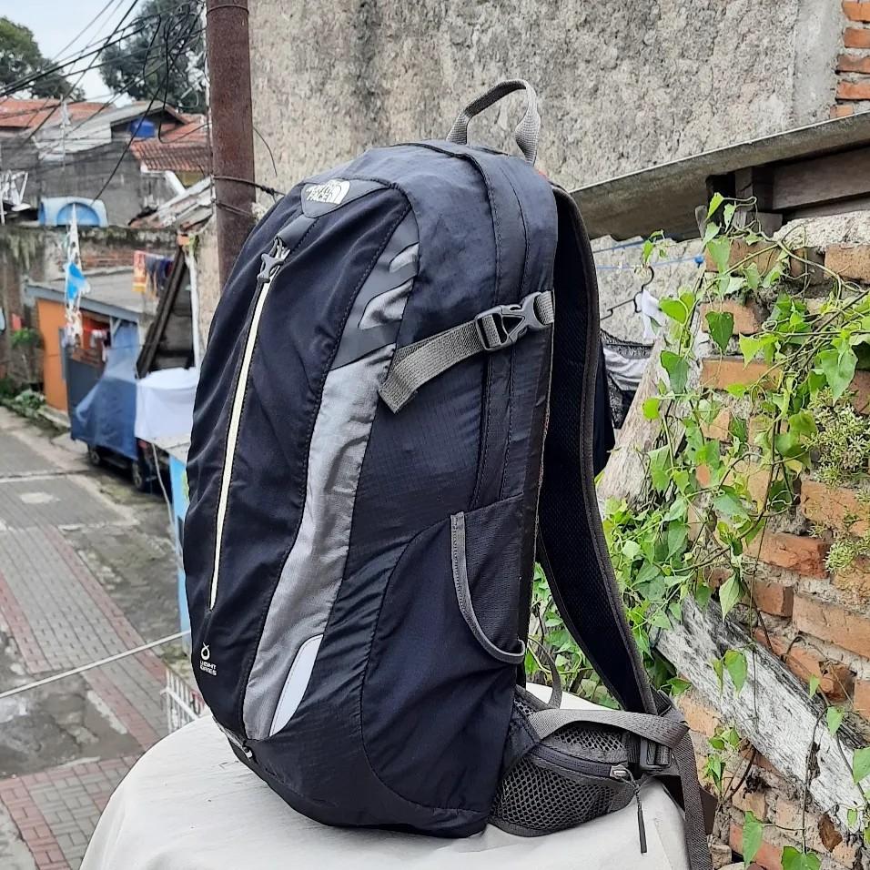 TNF Flight series ion20 backpack, Fesyen Pria, Tas & Dompet , Ransel di ...
