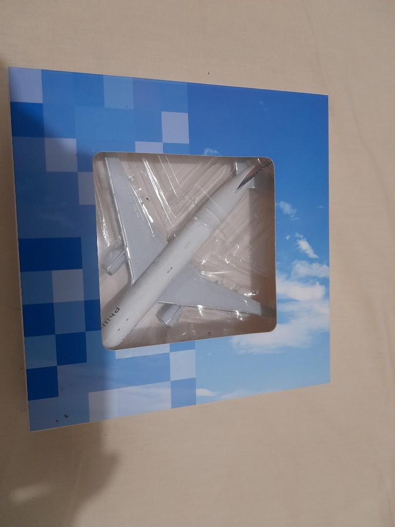 Airplane Figure Collection, Hobbies & Toys, Toys & Games on Carousell