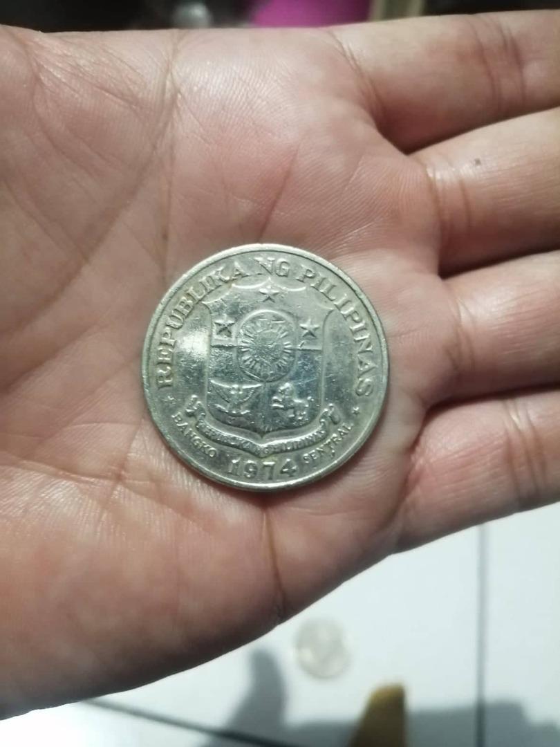 BIG PISO - Old Coin 1972 & 1974 - Jose Rizal Collectibles, Hobbies ...