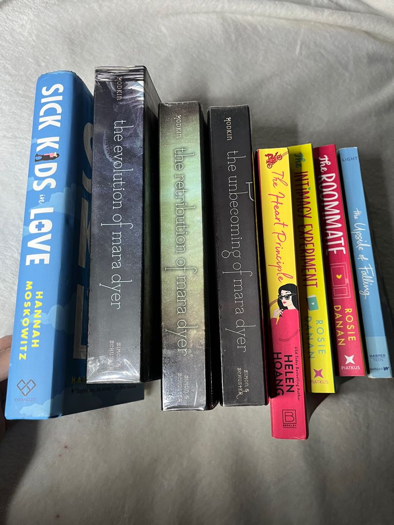 Booktok (Helen Hoang, Rosie Danan, Michelle Hodkin), Hobbies & Toys ...