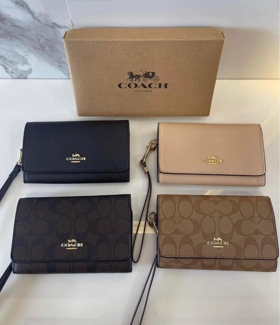 Coach, Women's Fashion, Bags & Wallets, Wallets & Card holders on Carousell