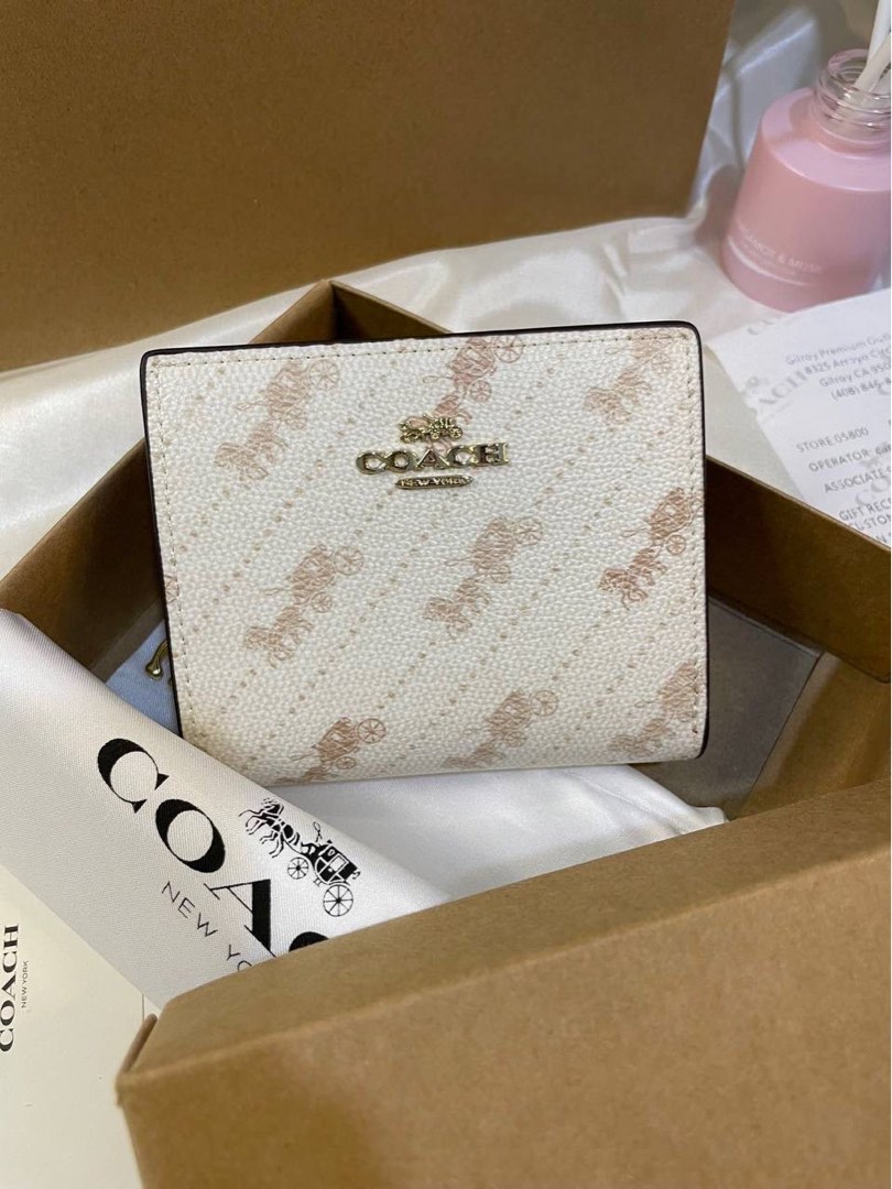 Coach Wallet, Women's Fashion, Bags & Wallets, Wallets & Card Holders ...