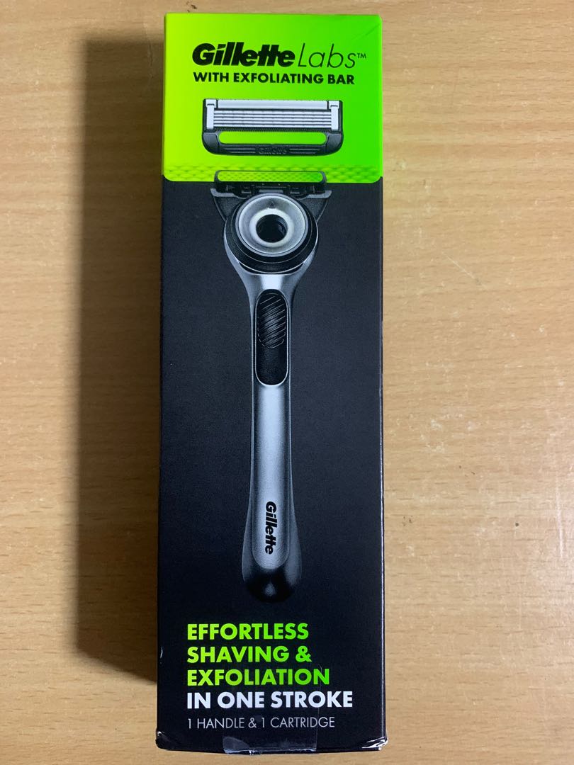 Gillette shaver, Beauty & Personal Care, Men's Grooming on Carousell