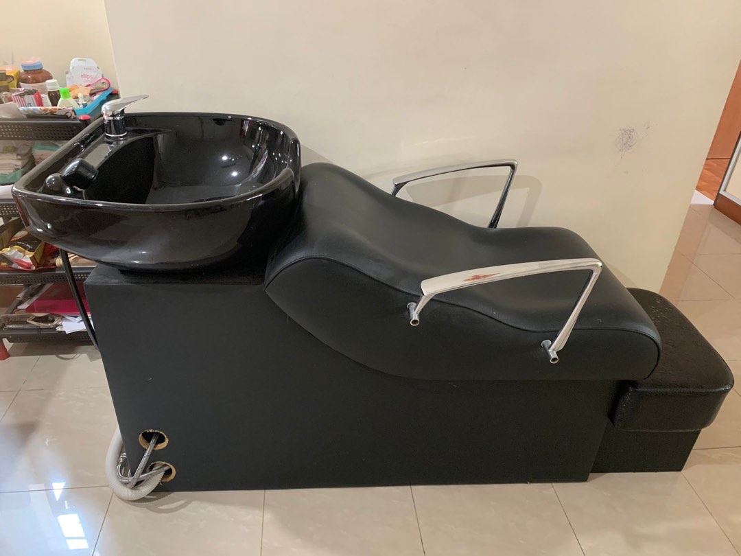 Hair Salon Bed, Beauty & Personal Care, Hair on Carousell