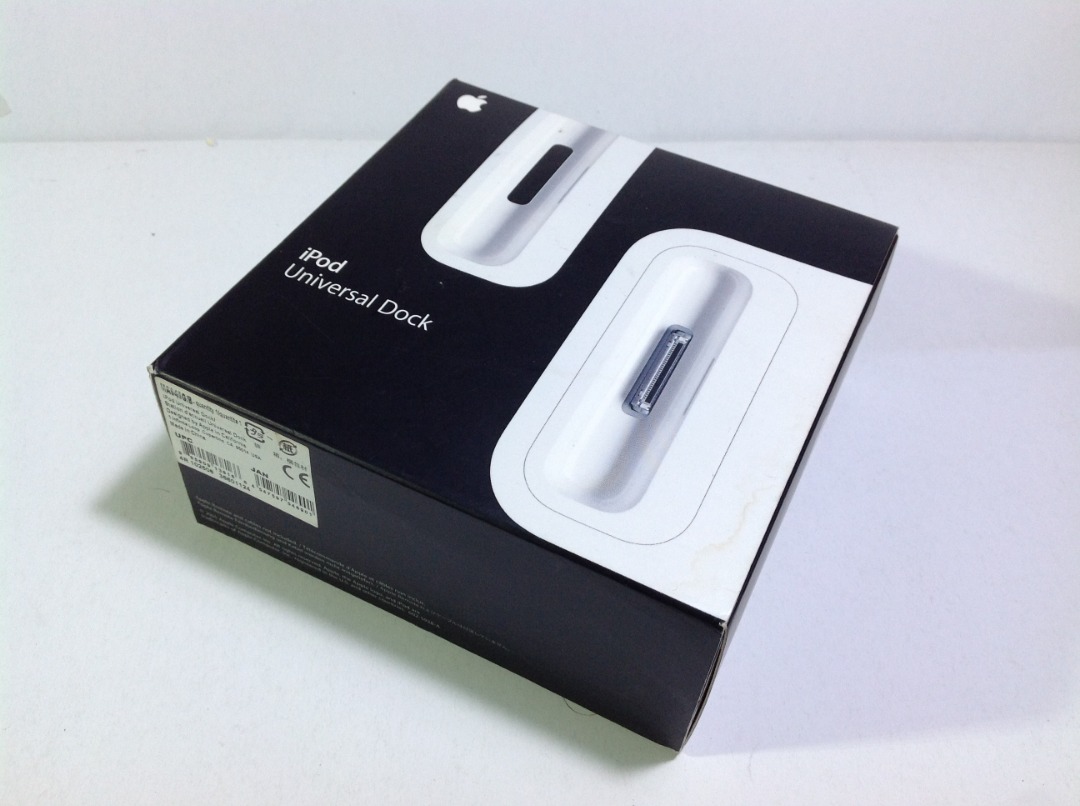 ipod universal dock #1, Audio, Portable Music Players on Carousell