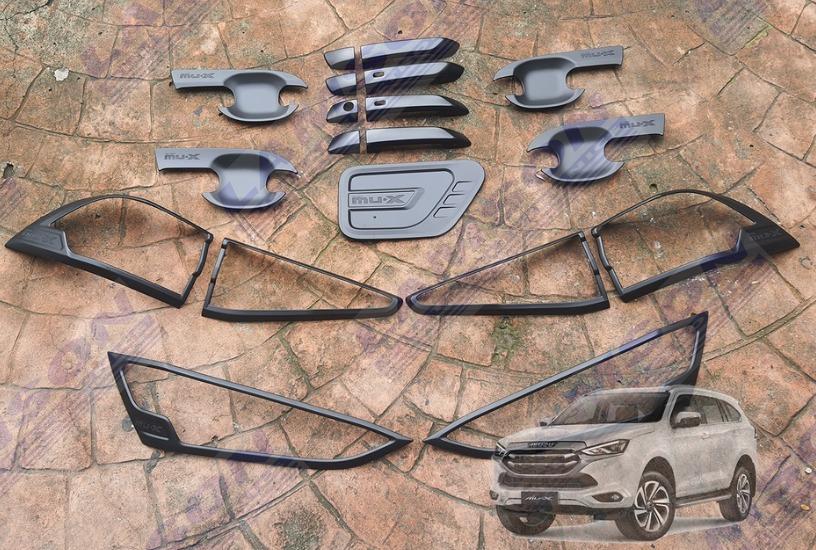 Isuzu MU-X MUX 2nd Generation 2022 Black Garnish Combo, Car Parts ...