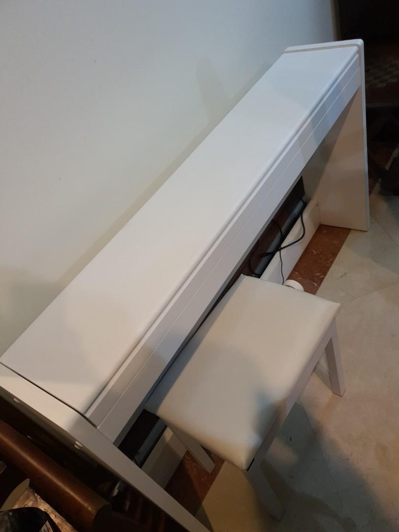 KORG LP-380 white like new electronic piano, Hobbies & Toys, Music ...