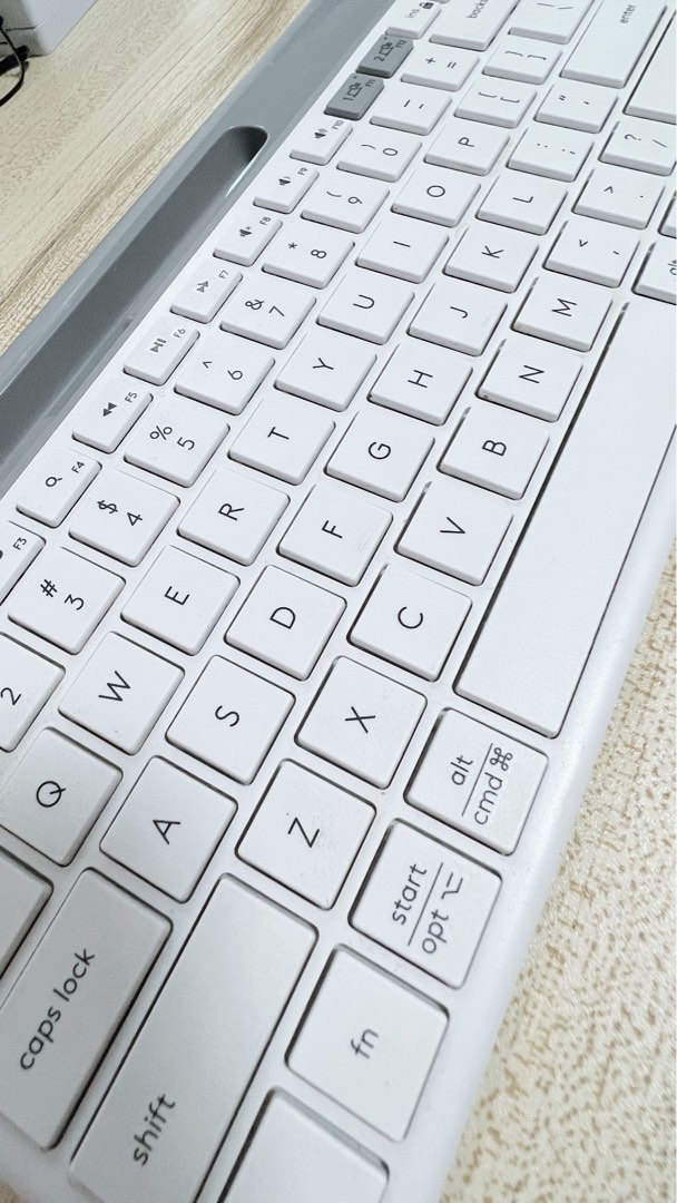 Logitech K580 Keyboard Almost New Computers And Tech Parts And Accessories Computer Keyboard On