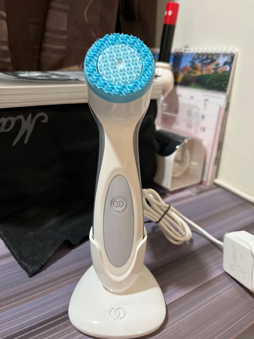 Lumispa device + lumispa cleanser , Beauty & Personal Care, Face, Face ...