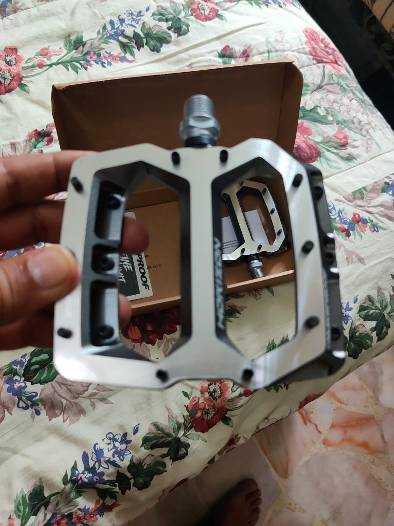 Nukeproof horizon pro pedal, Sports Equipment, Bicycles & Parts, Parts ...