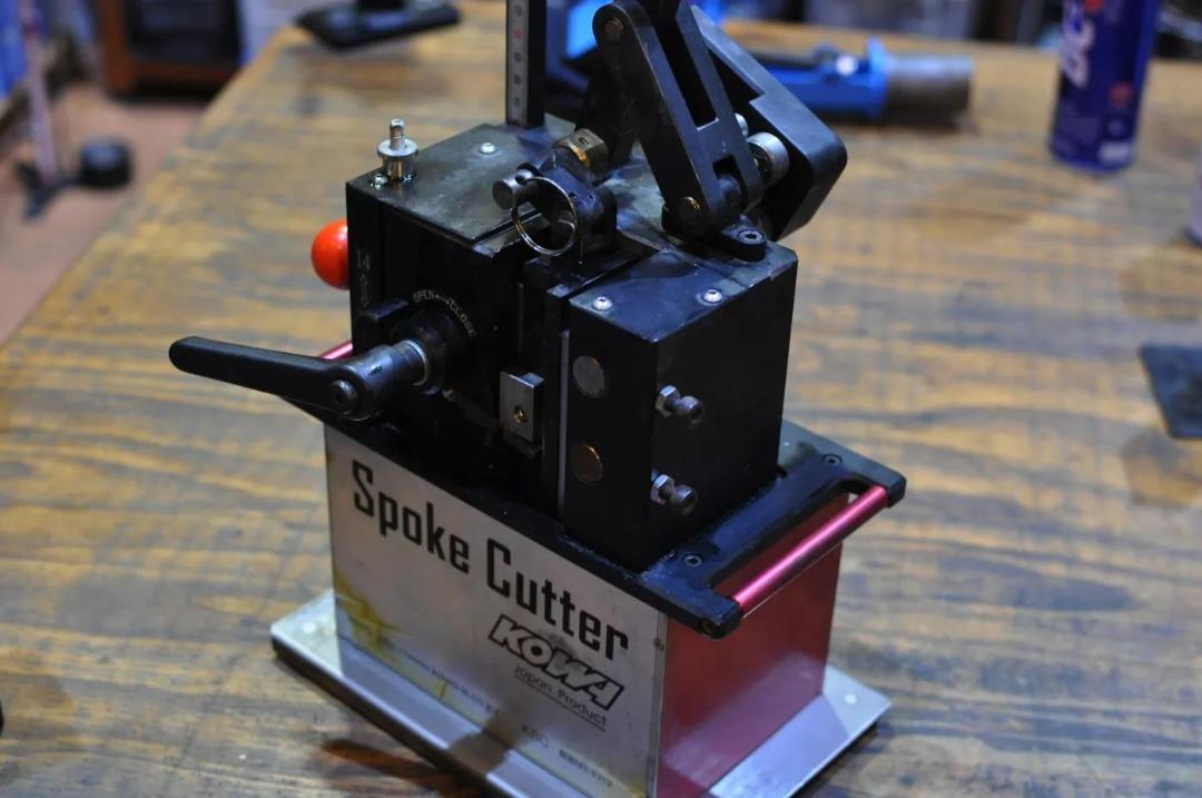 (Professional Spoke Cutter) KOWA SPOKE CUTTING AND TREADING MACHINE ...