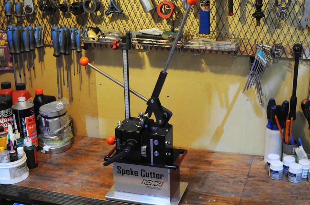 (Professional Spoke Cutter) KOWA SPOKE CUTTING AND TREADING MACHINE ...