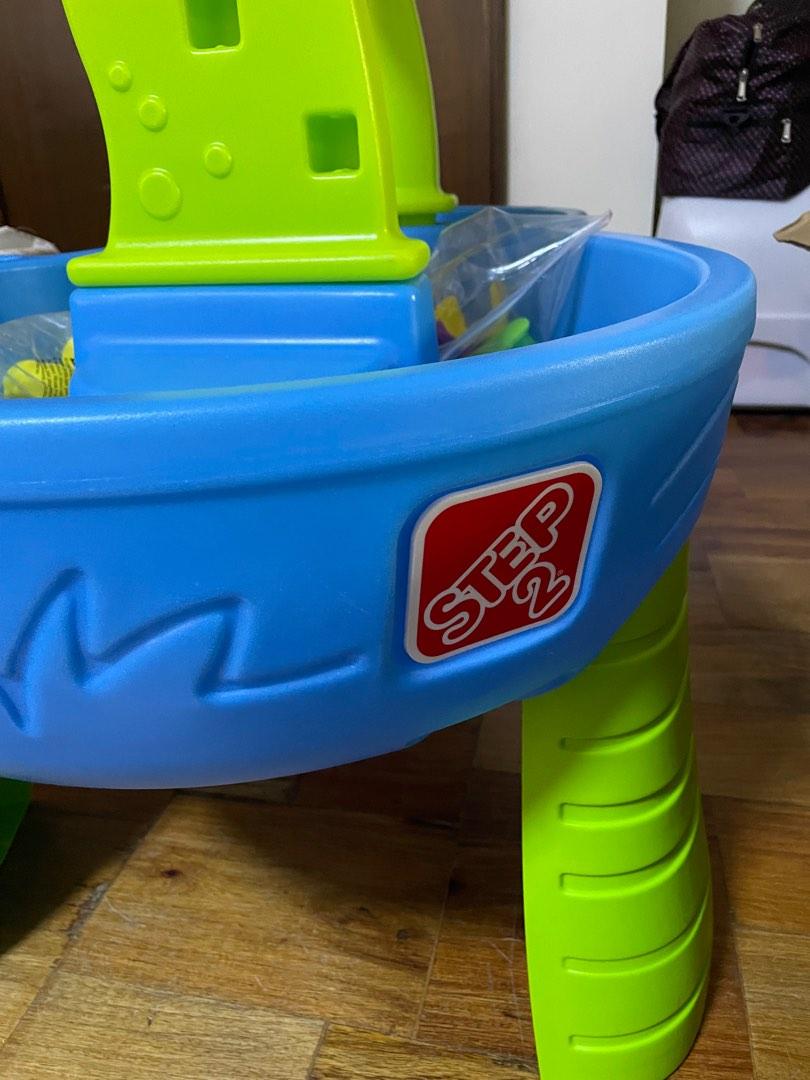 Step 2 rainshower splash table, Babies & Kids, Infant Playtime on Carousell