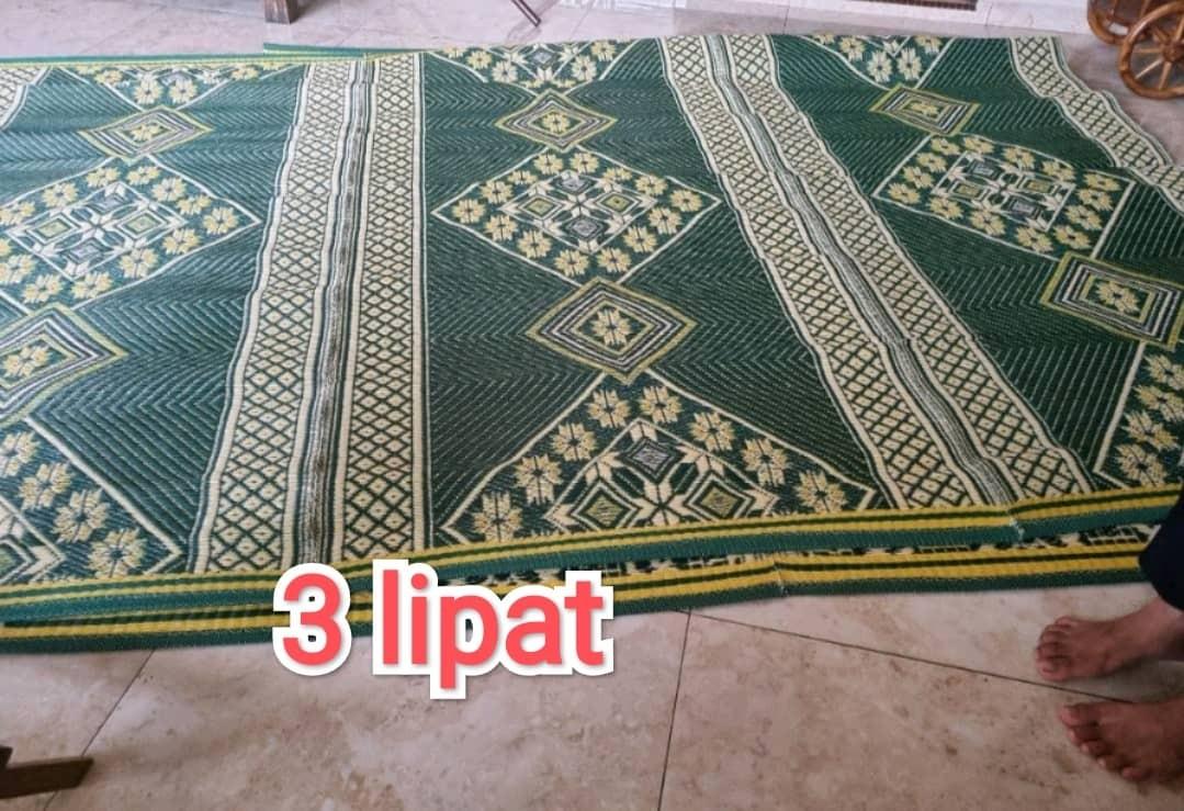 Tikar Lipat Plastik Tebal Bercorak, Furniture & Home Living, Home Decor ...