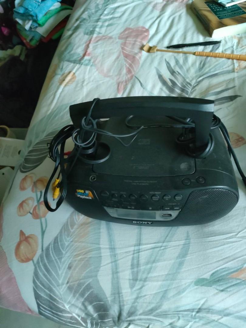 Used Sony music player (radio, cd, USB stick), Audio, Portable Music ...