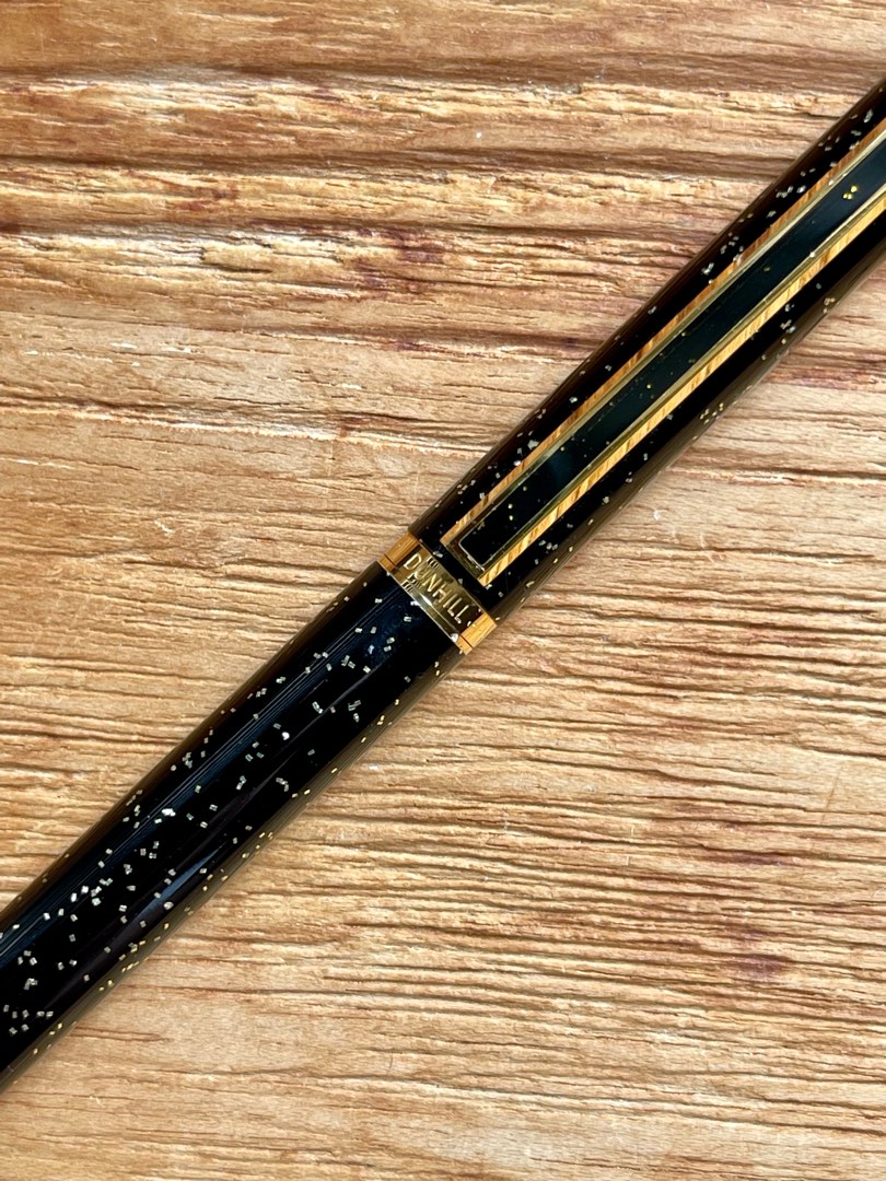 罕有90年代dunhill 金沙原子筆, 興趣及遊戲, 收藏品及紀念品, 古董收藏 - Carousell