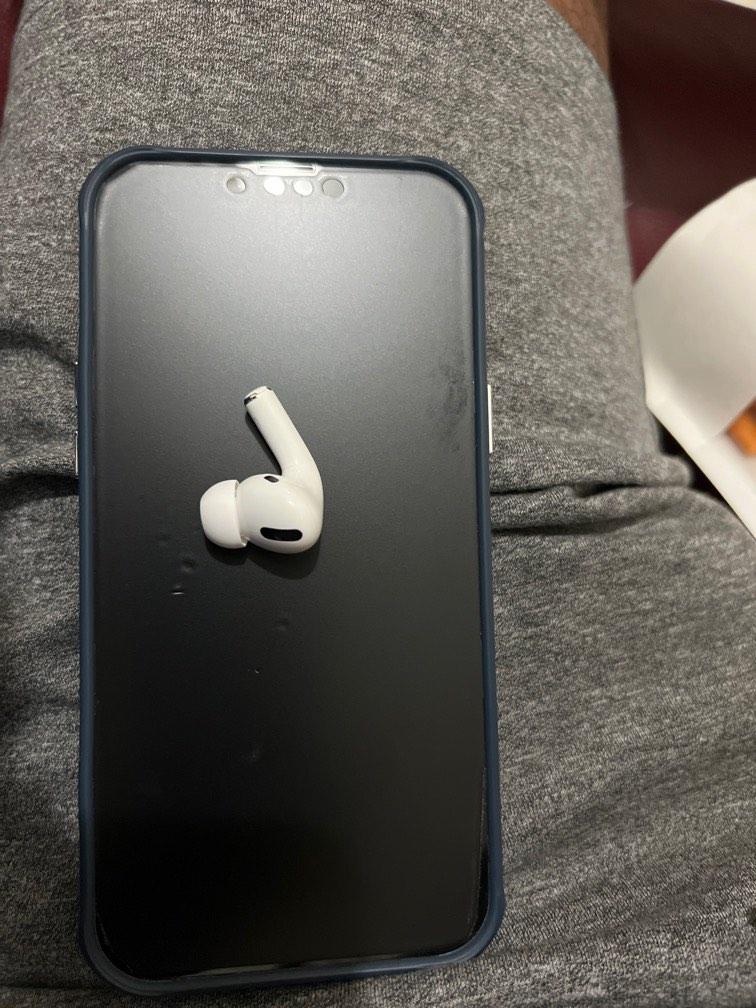 Airpod pro gen 1 left side only, Audio, Earphones on Carousell
